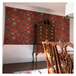Single accent wall - Fabric wall upholstery - Traditional - Dining Room ...