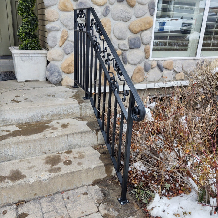 75 Metal Railing Front Porch Ideas You'll Love - March, 2025 | Houzz