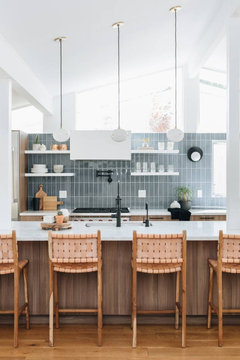 stacked or staggered kitchen backsplash?