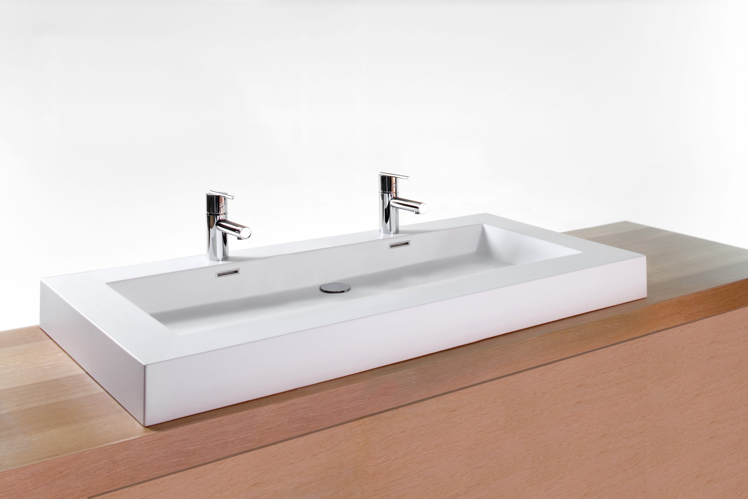 48x22 Cube Sink With WETMAR BIO Matte White Polished Chrome Overflow ...