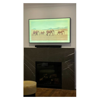 Samsung The Frame - Modern - Living Room - Toronto - by Auxe Inc. | Houzz