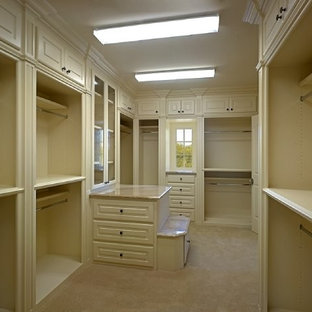 8X8 Traditional Storage & Closet Photos | Houzz