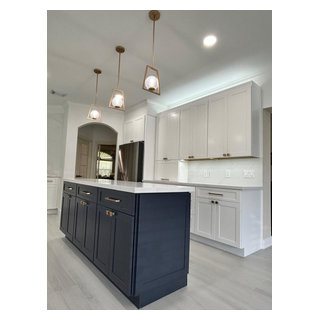 The Clean & Crisp Kitchen - Transitional - Kitchen - Houston - by ...