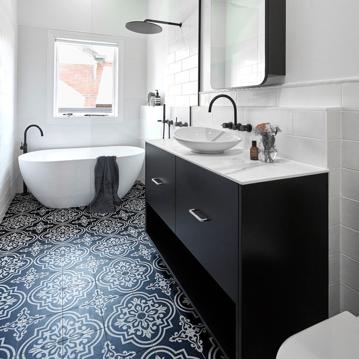 75 Beautiful Bathroom Nib Wall Home Design Ideas & Designs | Houzz AU