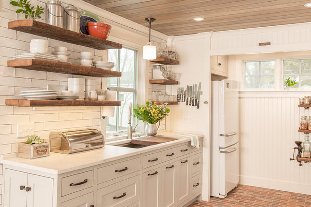 Renovated Kitchen Reclaims Historic Charm in an 1810 Farmhouse