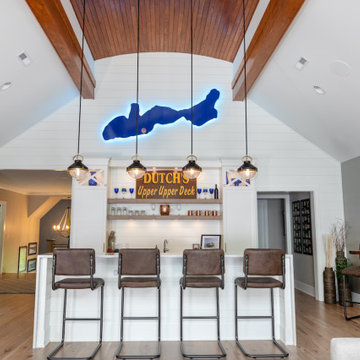 75 Wet Bar with Shiplap Backsplash Ideas You'll Love - March, 2022 | Houzz