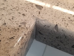 Quartz countertops - seam and corner joint/is it fixable?