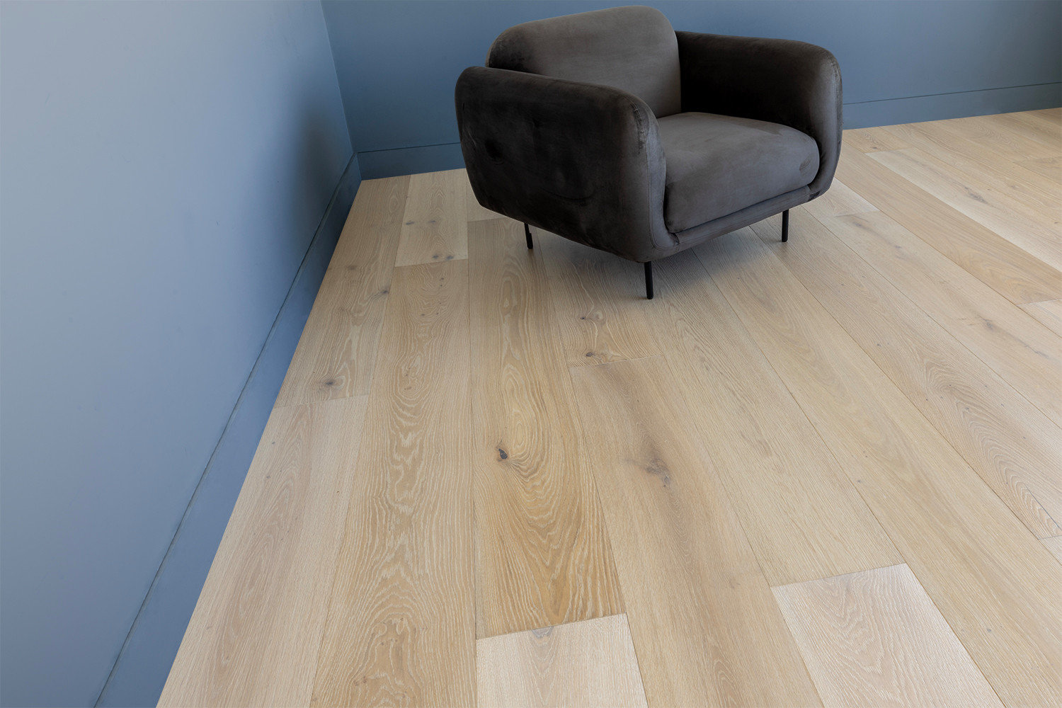 Salare Lacquer 10-1/4" Wide White Oak Engineered Hardwood Flooring ...