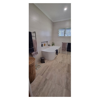 Sancrox Bathroom - Bathroom - Sydney - by The Renovation Broker | Houzz