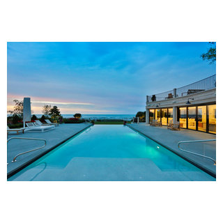 Wilmette, IL Rectilinear Swimming Pool with Separate Hot Tub ...