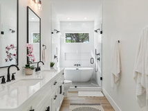 Practical Bathroom Design Ideas From Spring 2020’s Top Photos