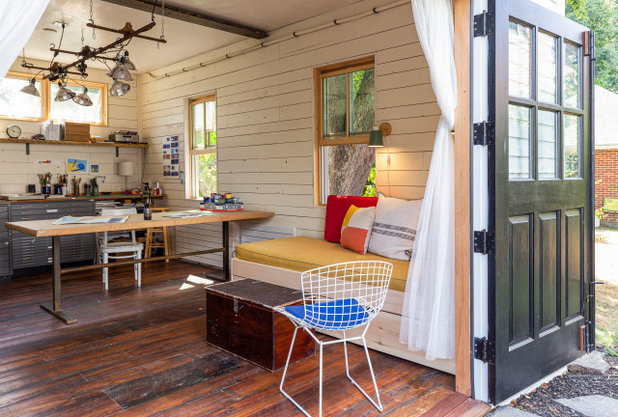 Historical Carriage House Transformed Into an Artist’s Studio