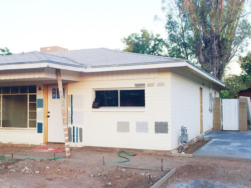 Exterior paint colors - light colored roof