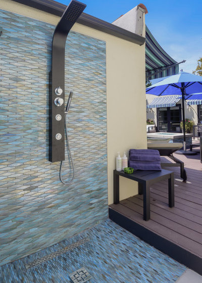 Yard of the Week: Poolside Oasis With a Resort-Like Feel