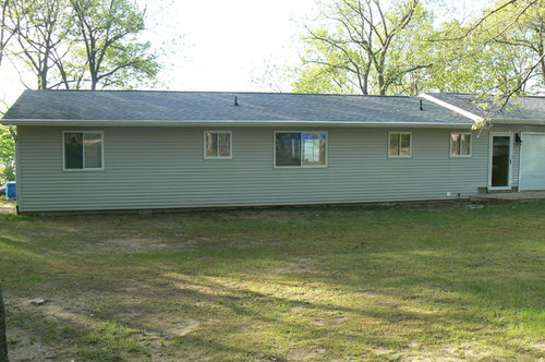 Ugly lake cottage needs curb appeal