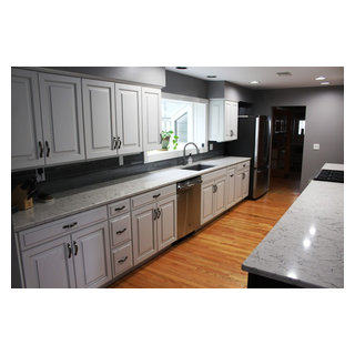 Grabill Cabinets Kitchen - Olde Towne in Custom Paint w/ Nickel Glaze ...