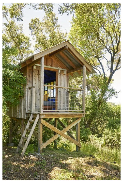 What do kids love in a play structure/treehouse?