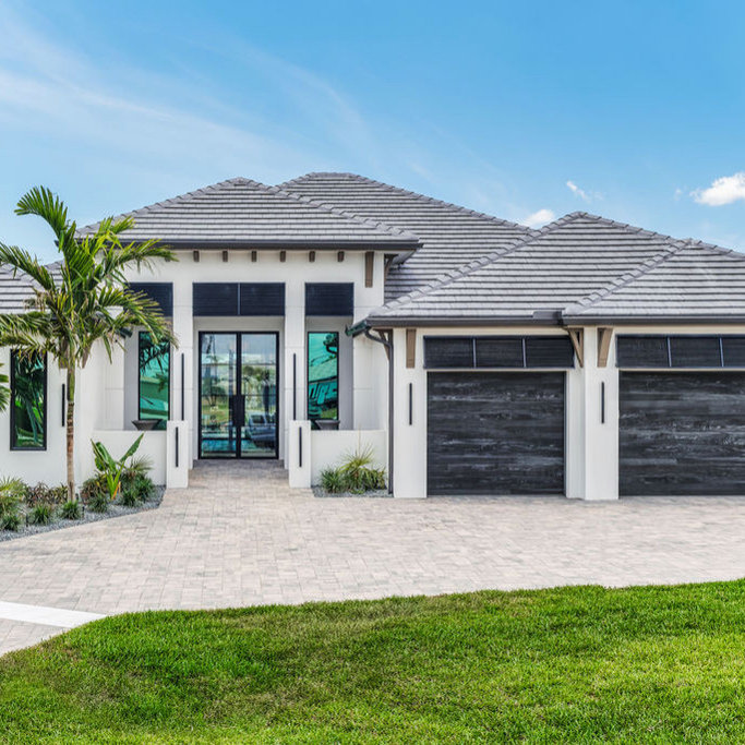 75 Beautiful Hip Roof Ideas and Designs For Your Home - Houzz