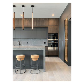 Dark Textured Luxe Lounge Kitchen: London, ON - Modern - Kitchen ...