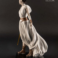 Lladro Rey Star Wars Figurine 01009414 - Contemporary - Decorative ...