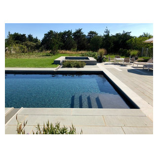 Ocean Blue Pebble Sheen w/ Rodio Tile and Bluestone - Beach Style ...