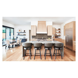 A Family Affair - Contemporary - Kitchen - Dallas - by J Wiley Designs ...
