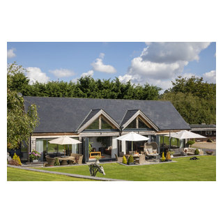 Single storey home - Farmhouse - West Midlands - by Oakwrights | Houzz