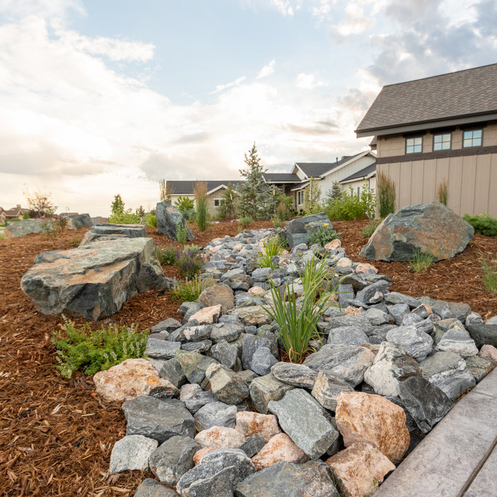 75 Rock Front Yard Landscaping Ideas You'll Love - November, 2025 | Houzz