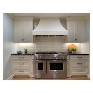 Salem Kitchen Redux - Traditional - Kitchen - Cleveland - by Mary Jack ...