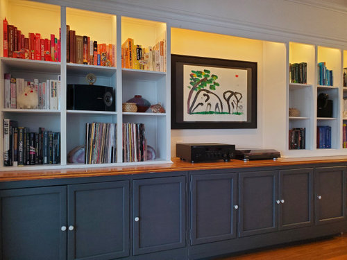 Built-in Display and Storage