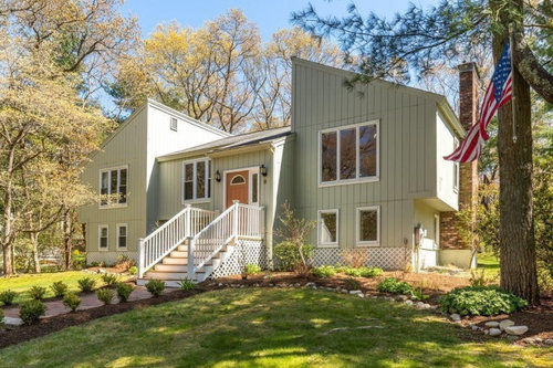 Selecting Trim for Stratus Grey Siding/Black Roof