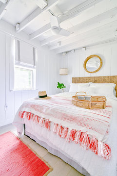 How to decorate cream bedroom?