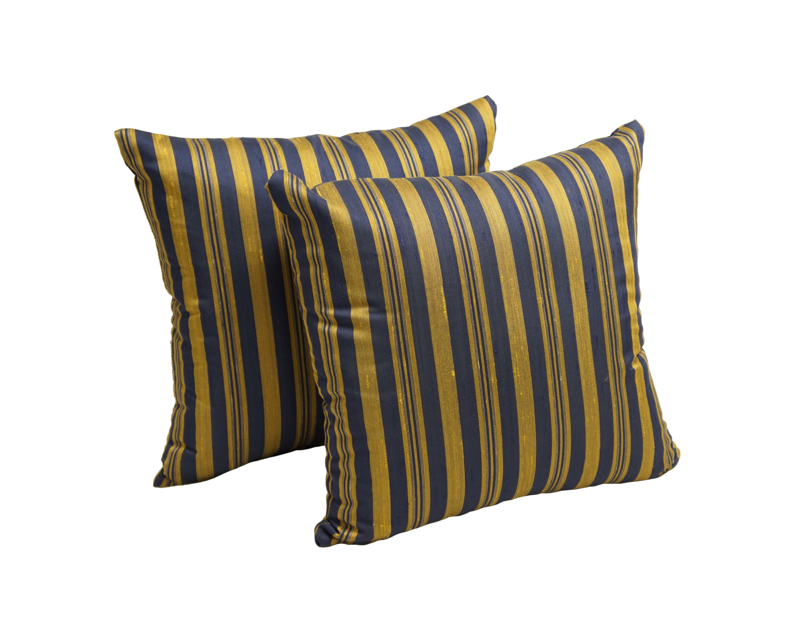 17" Tapestry Throw Pillows With Inserts, Set of 2, Royal Wedding ...