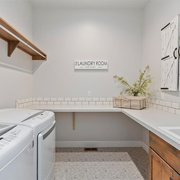 75 Beautiful Laundry Room with Subway Tile Splashback Ideas & Designs ...