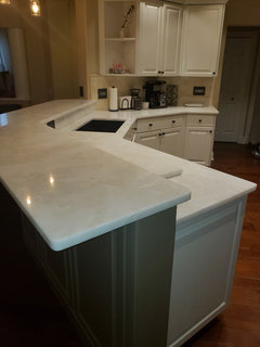 Peninsula different color than rest of the kitchen???