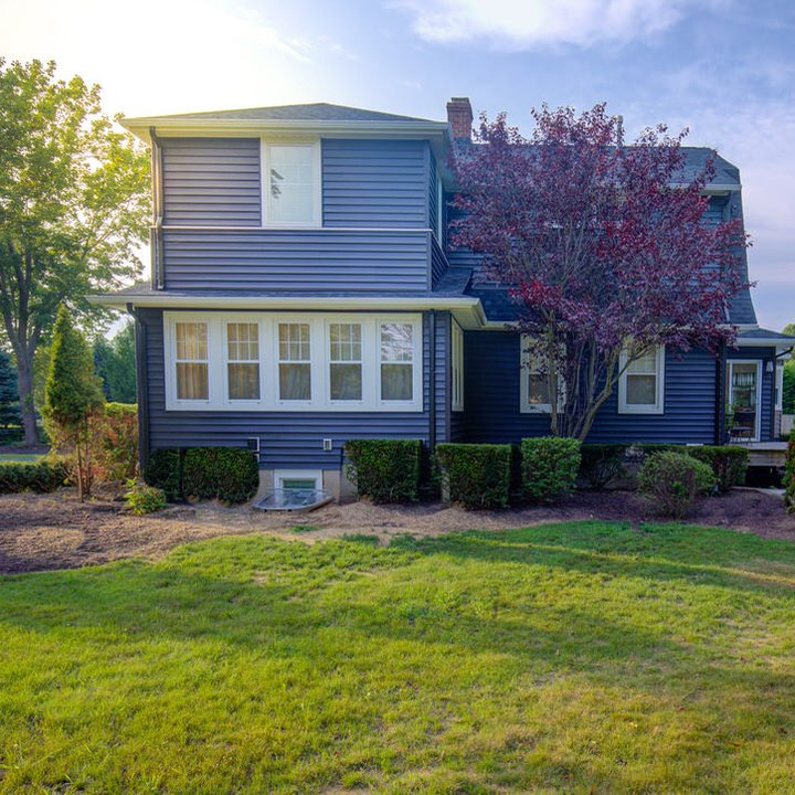 75 Black Vinyl Exterior Home Ideas You'll Love - September, 2025 | Houzz