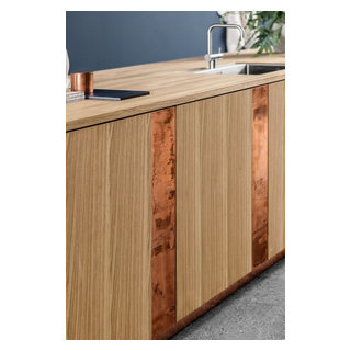 HLA Design aus Eichenfurnier Natur mit Kupferapplikationen und ...