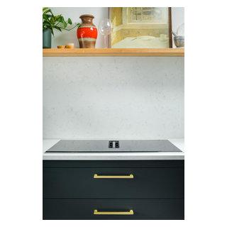 Obsidian Green Kitchen - Traditional - Kitchen - London - by ...