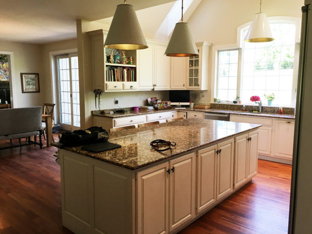 Kitchen of the Week: Inefficient Pantries Make Way for a Bar