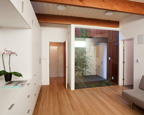 Small Atrium | Houzz