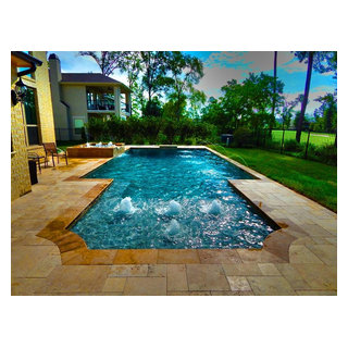 Rectangular Pool 5 with Pencil Jets and Covered Patio - Contemporary ...