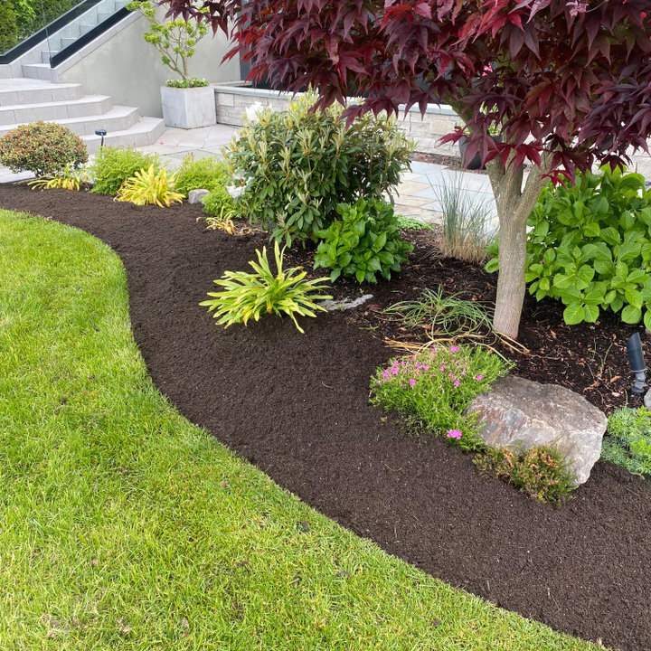 75 Mulch Flower Bed Ideas You'll Love - June, 2025 | Houzz