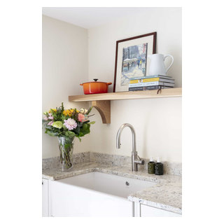 Country Cottage – MeThD Kitchen with Bespoke Island - Traditional ...