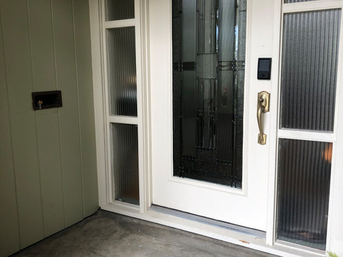 Help decorating around an off-centered front door