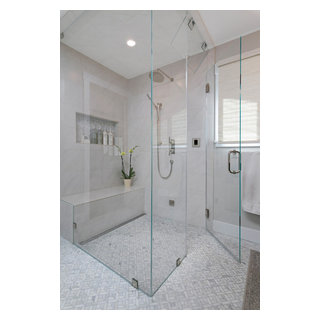 Oversized Curbless Walk-in Shower with a Bench and Shower Shelf ...