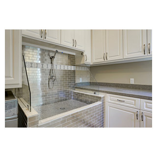 Liberty Bell - Laundry Room - Houston - by Metropolitan Custom Homes ...