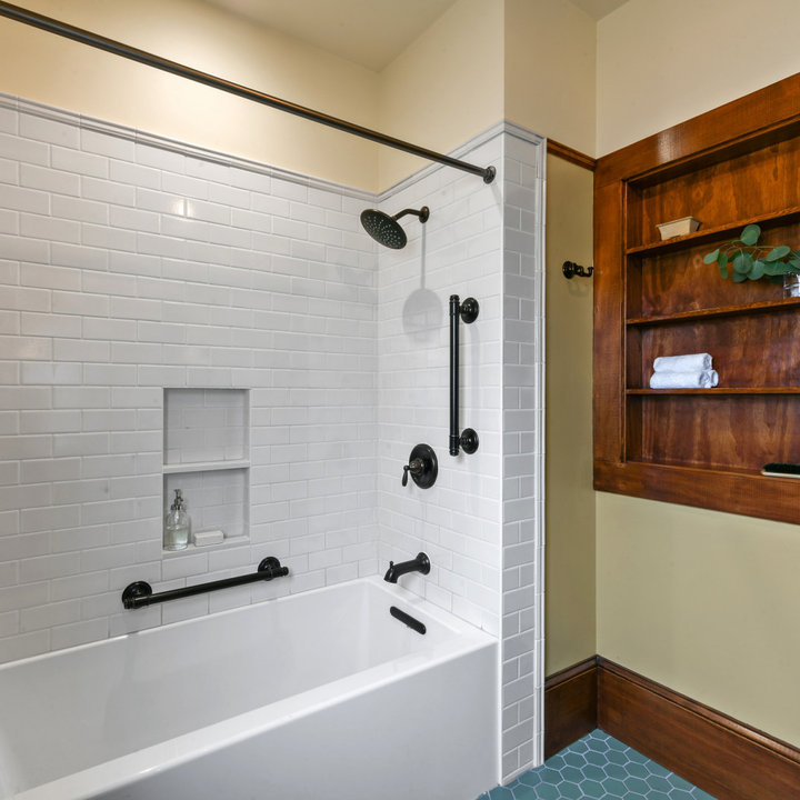 75 Beautiful Arts and Crafts Bathroom Ideas & Designs - June 2025 ...
