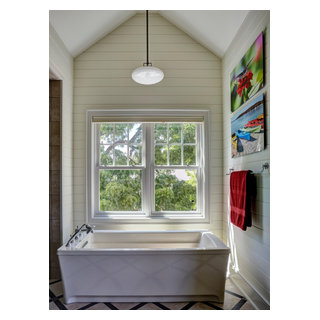 Soaking Tub with Cathedral Ceiling - Craftsman - Bathroom - Chicago ...