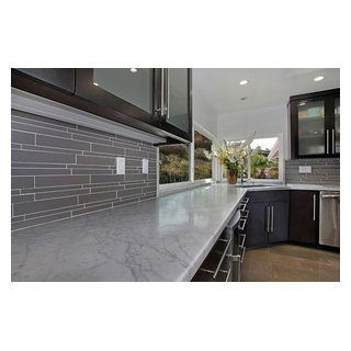 Carrara White Marble Countertop - Orange County - by MSI | Houzz