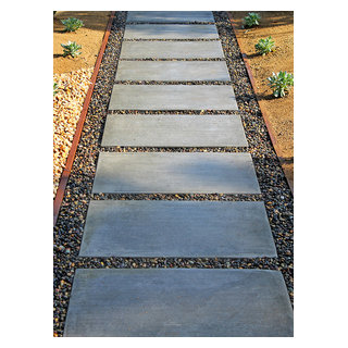 Concrete Paver Walkway with River Rocks - Los Angeles - by Flores ...